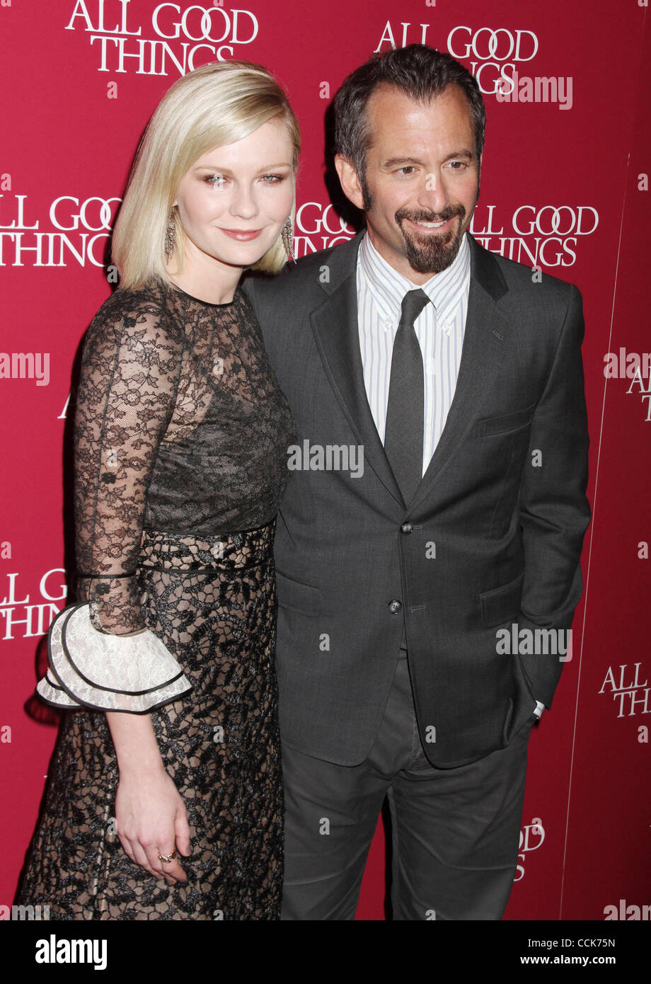 Le 1 décembre, 2010 - New York, New York, États-Unis - Actrice Kirsten ...