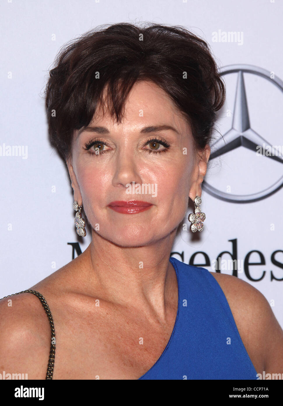 Stepfanie Kramer arrive pour le carrousel d'espoir au Beverly Hilton ...