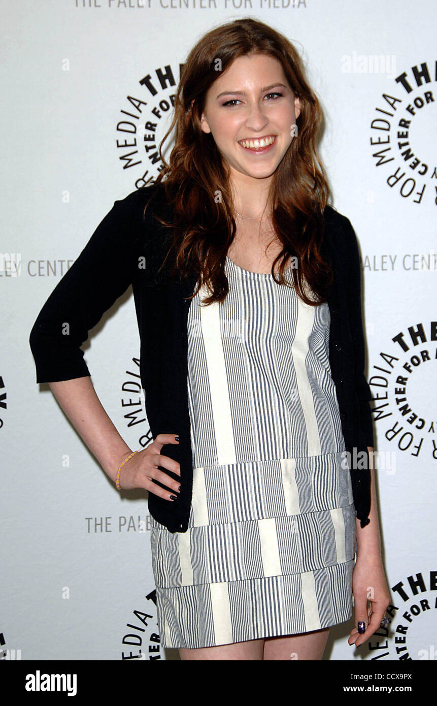 Eden Sher Le Milieu Eden Sher News IMDb