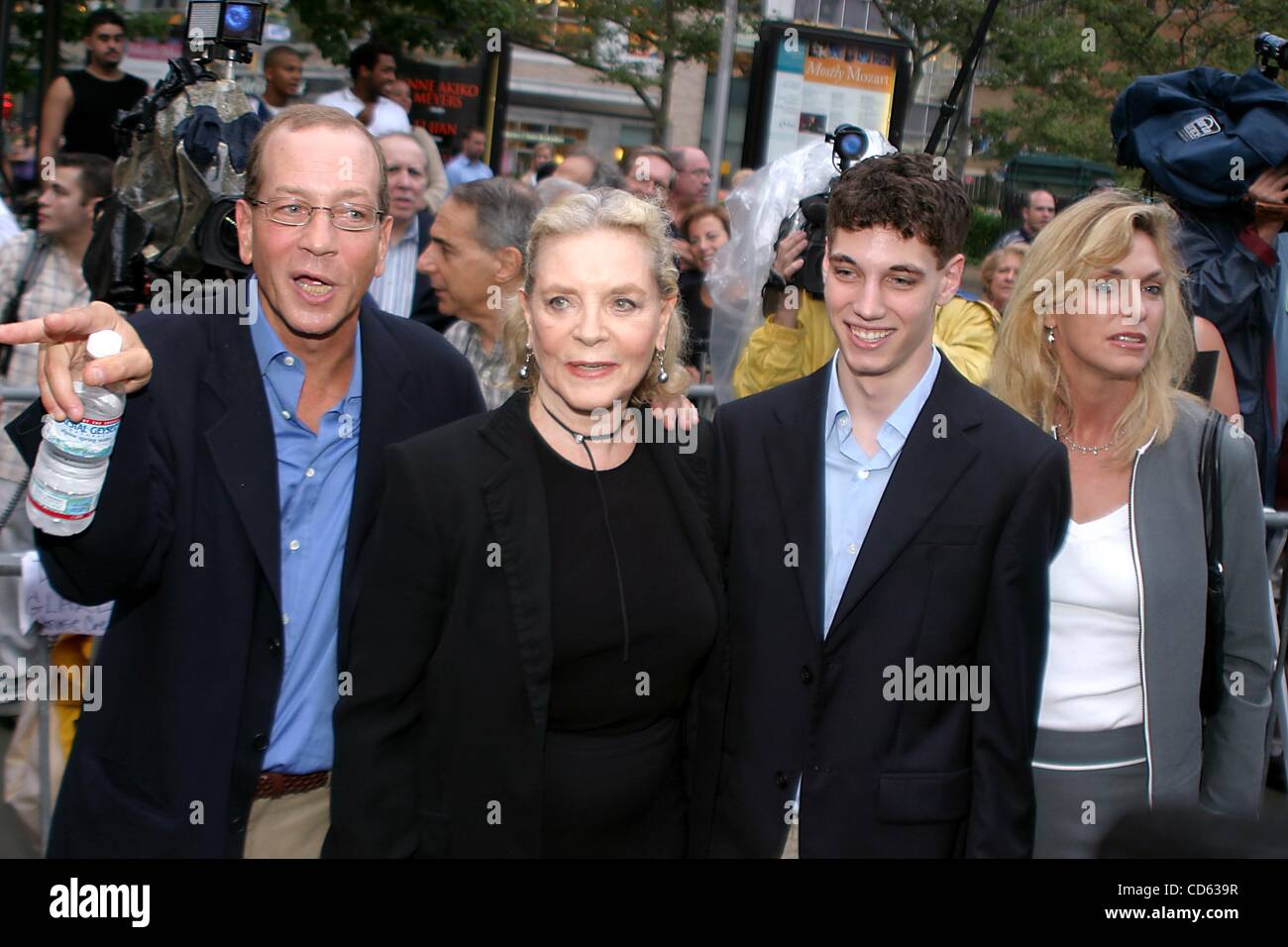 Le 11 août 2003 - New York, New York, États-Unis - K32249RM.60E ...