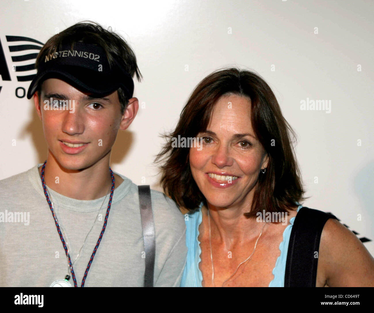 Sally field and son sam Banque de photographies et d’images à haute ...