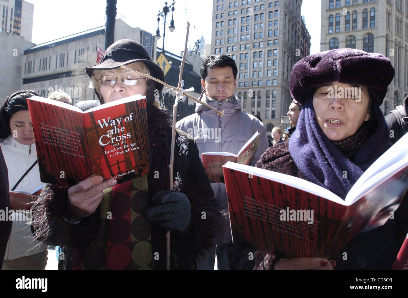 Des centaines de participer à la 'Le Vendredi Saint 2008 Chemin de ...