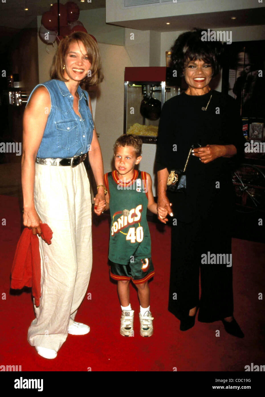 K5535AR.HARRIET THE SPY PREMIERE CHEZ SONY THEATRE, NEW YORK New York.EARTH KITT KITT SHAPIRO ...