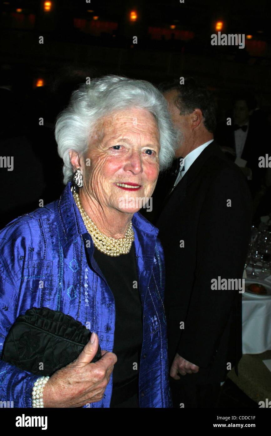 Barbara bush 2003 Banque de photographies et d’images à haute ...