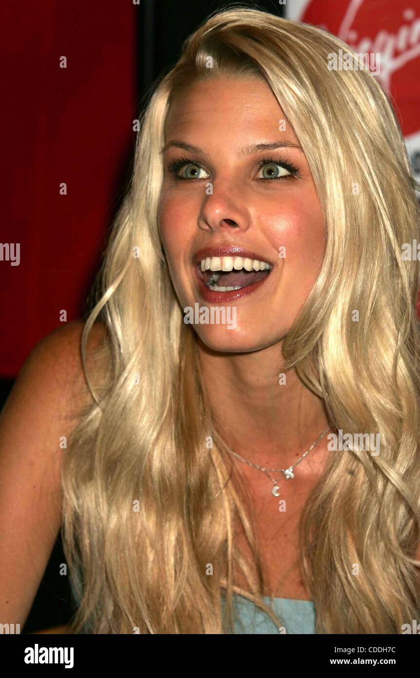 Fhm magazine Banque de photographies et d’images à haute résolution - Alamy