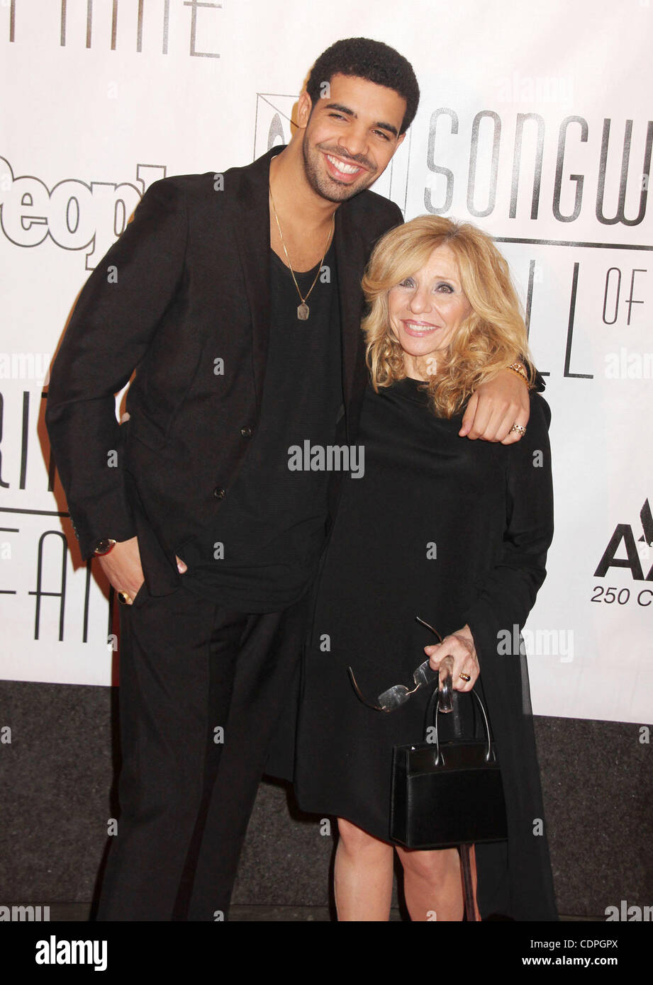 Drake and mother sandi graham Banque de photographies et d’images à ...