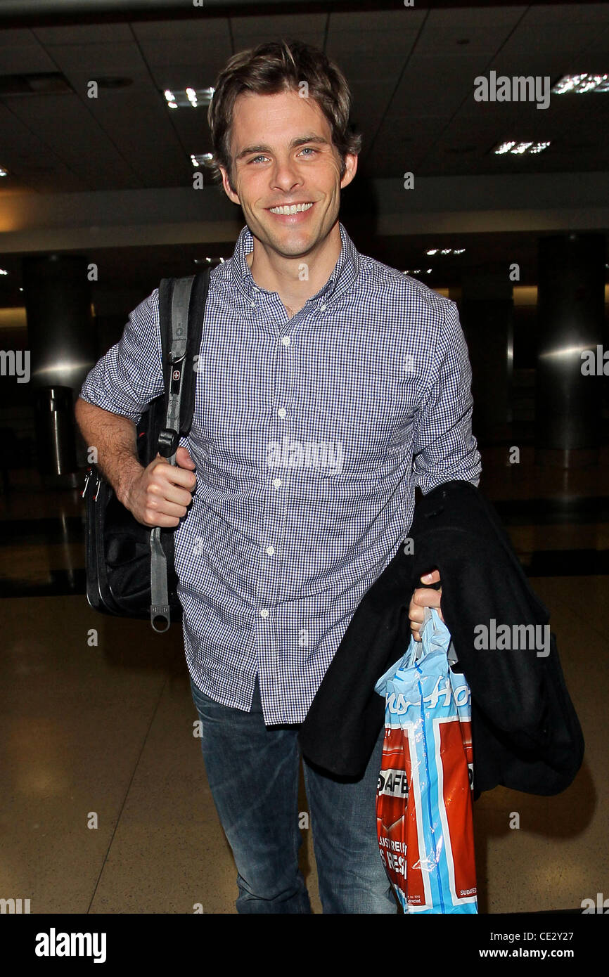 James Marsden arrive à LAX sur un vol de New York City Los Angeles ...