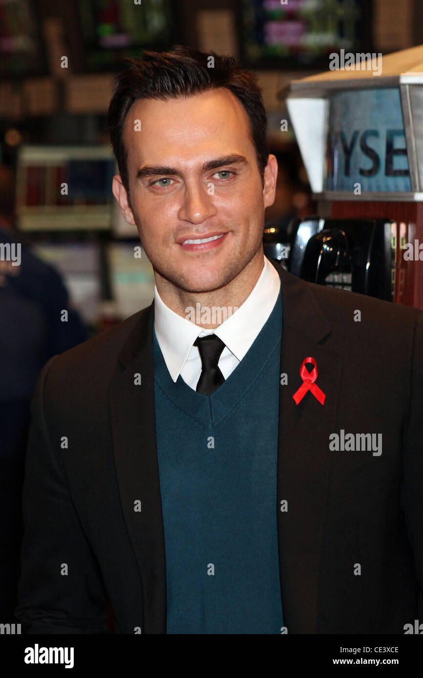 Cheyenne Jackson amfAR amfAR Ambassadeur sonne la cloche d'ouverture à ...