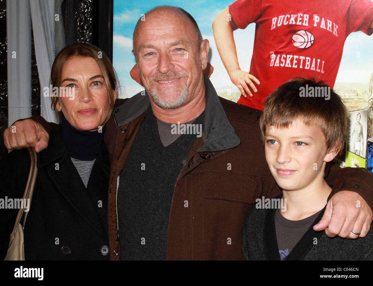 Corbin Bernsen, épouse Amanda paie et son fils Finley Bernsen 20th ...