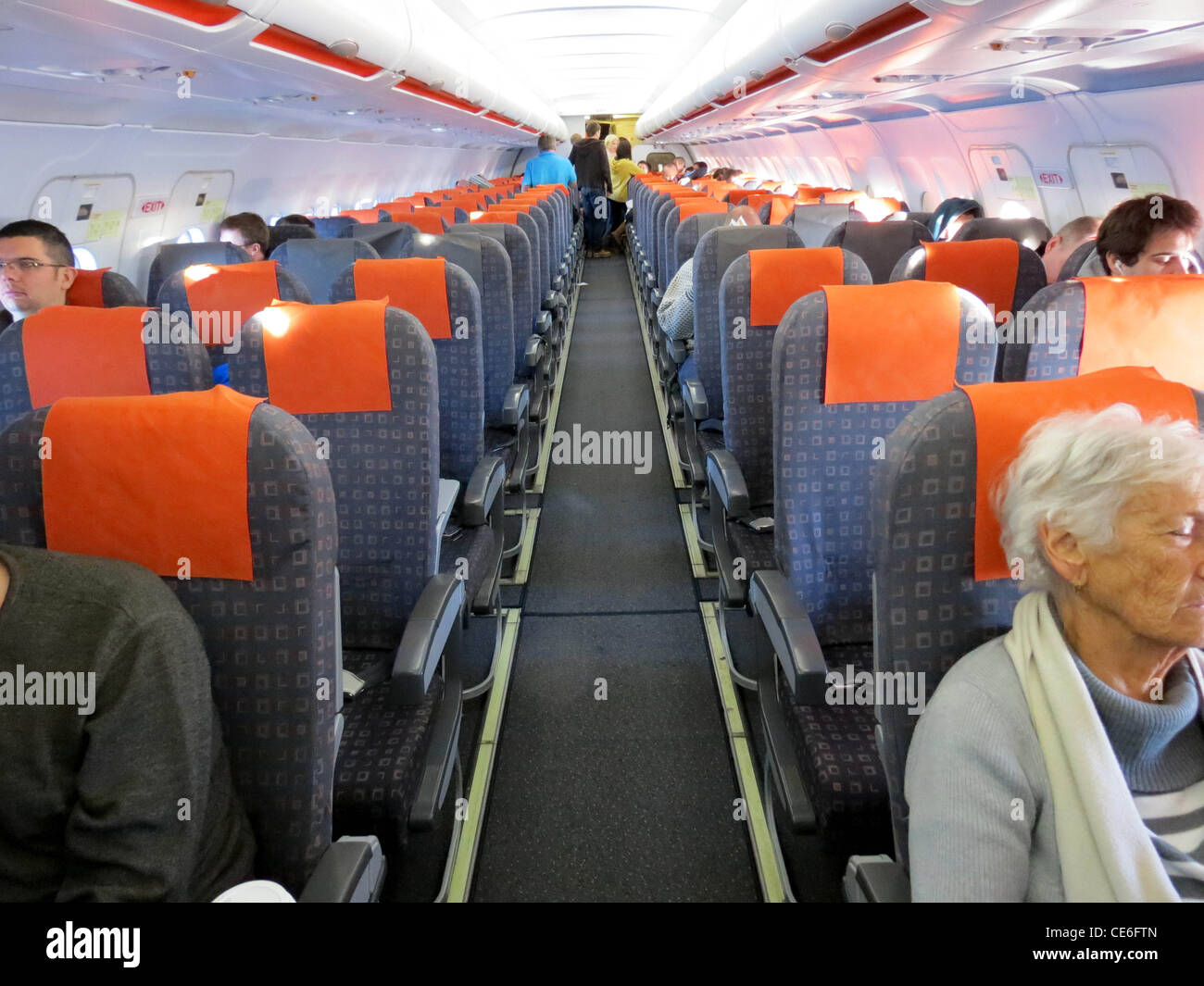 Easyjet interior Banque de photographies et d’images à haute résolution ...