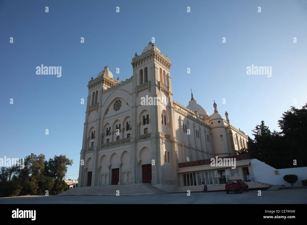 Cathédrale saint louis de carthage Banque de photographies et d’images ...