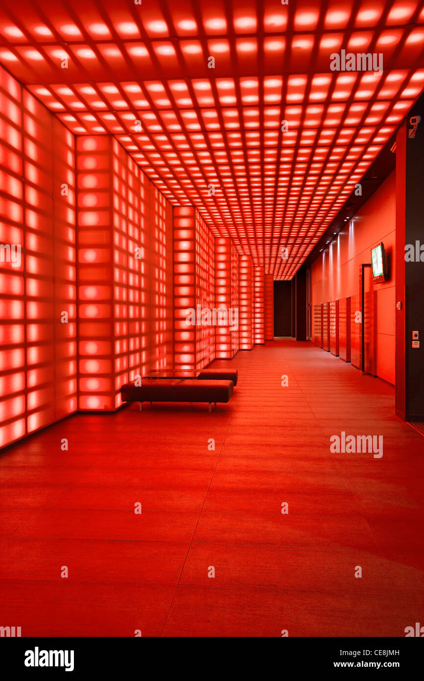 L'éclairage rouge mur hall / salle d'entrée de boîte de nuit ou ...