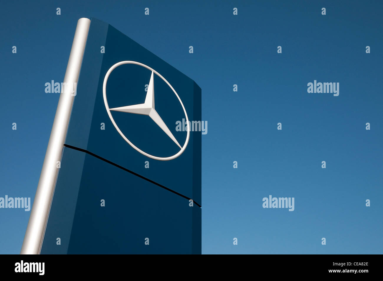 Mercedes benz logo Banque de photographies et d’images à haute ...