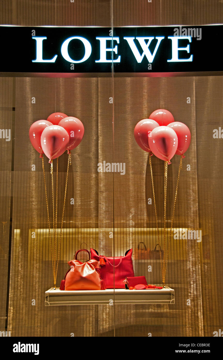 Loewe fashion Banque de photographies et d’images à haute résolution ...