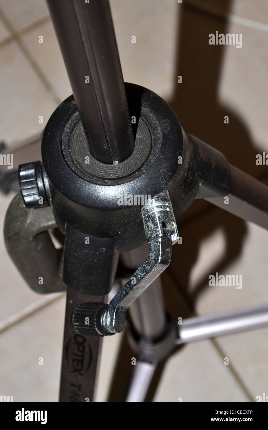 Old tripod Banque de photographies et d’images à haute résolution - Alamy