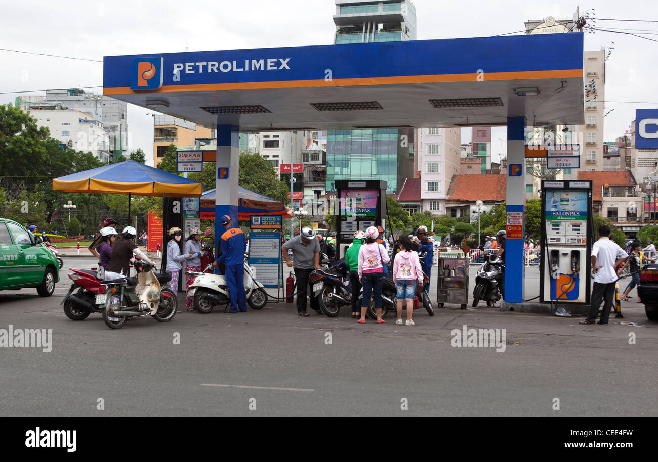 Gas station service Banque de photographies et d’images à haute ...