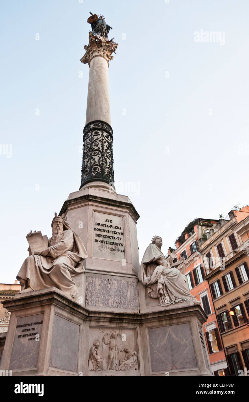 La colonne de l'Immaculée Conception à Piazza di Spagna, Rome, Italie ...
