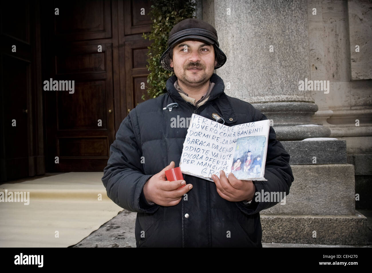 Mendiant roumain, Legnano, Italie Photo Stock - Alamy