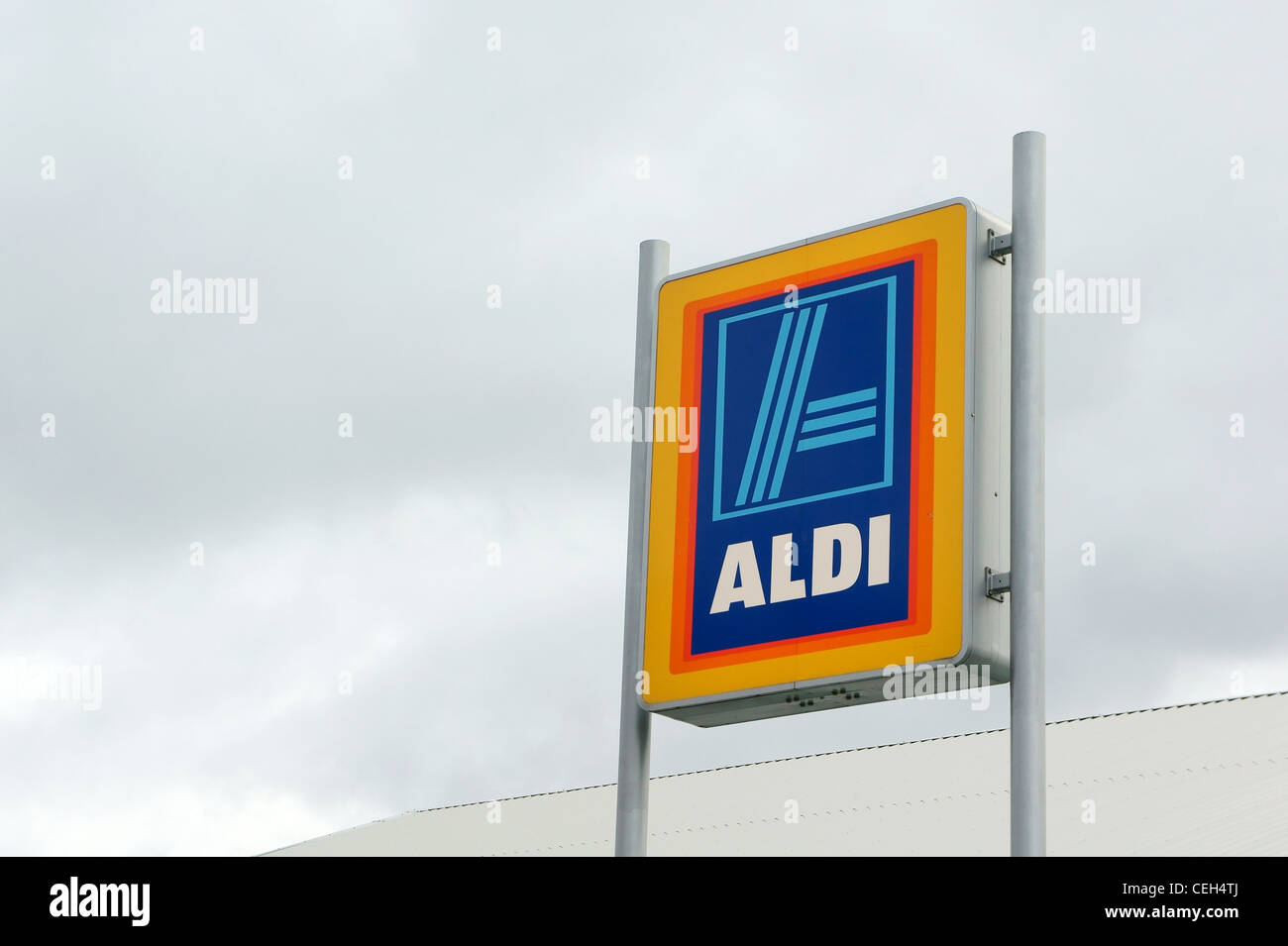 Aldi shop sign Banque de photographies et d’images à haute résolution ...