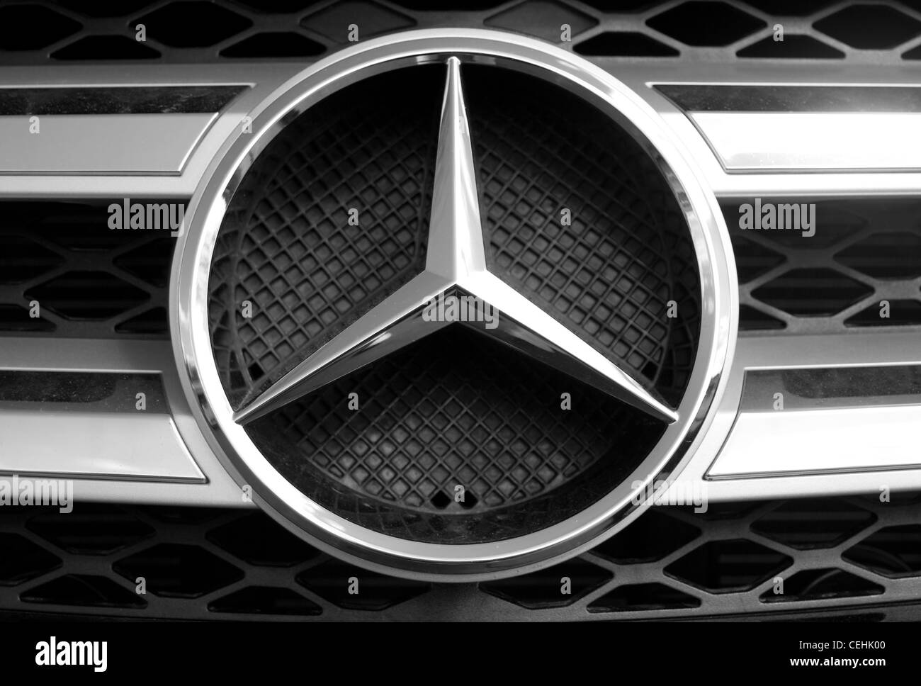 Mercedes Benz Logo On Front Banque d'image et photos - Page 2 - Alamy