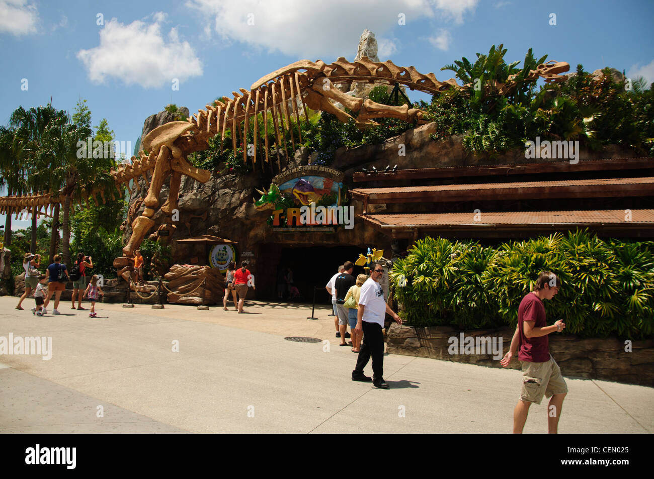 Les parcs de Walt Disney World Resort Downtown Disney Street view t-rex ...