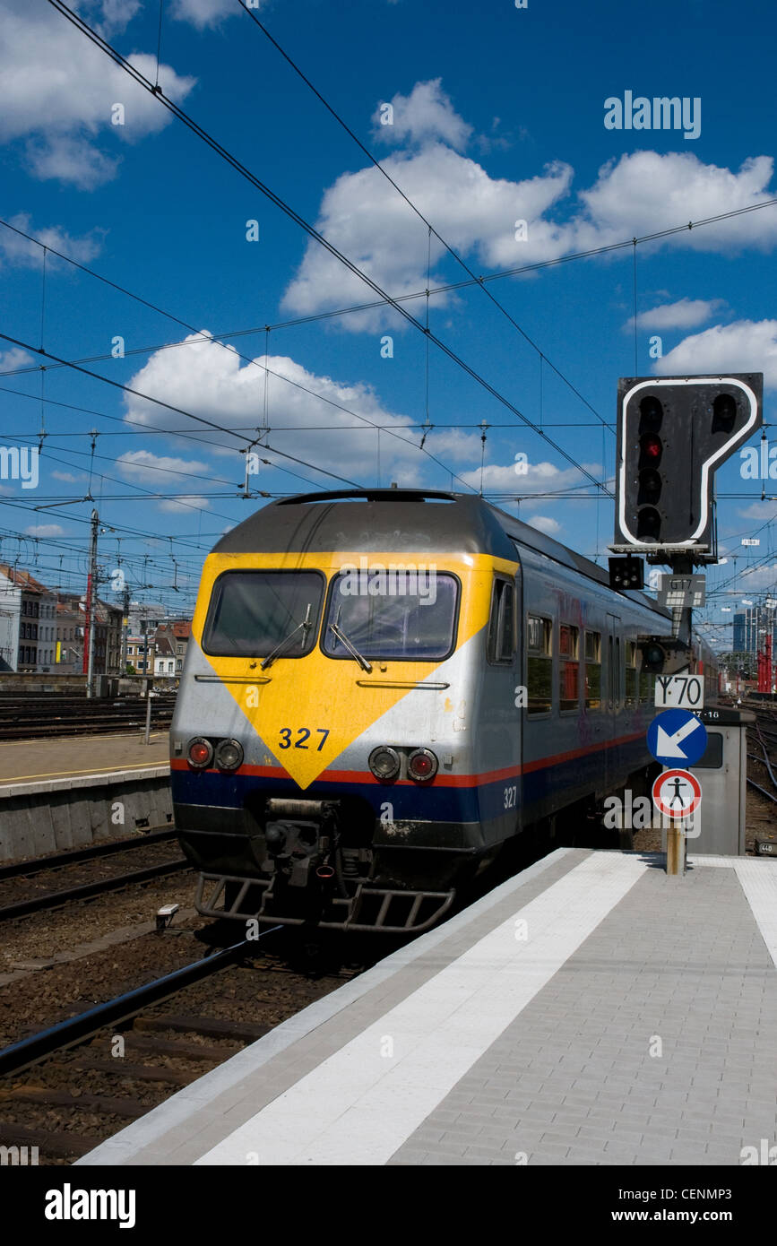 La SNCB,type AM80 3 unité EMU,voiture,327,Belgique,brussel zuid Photo ...