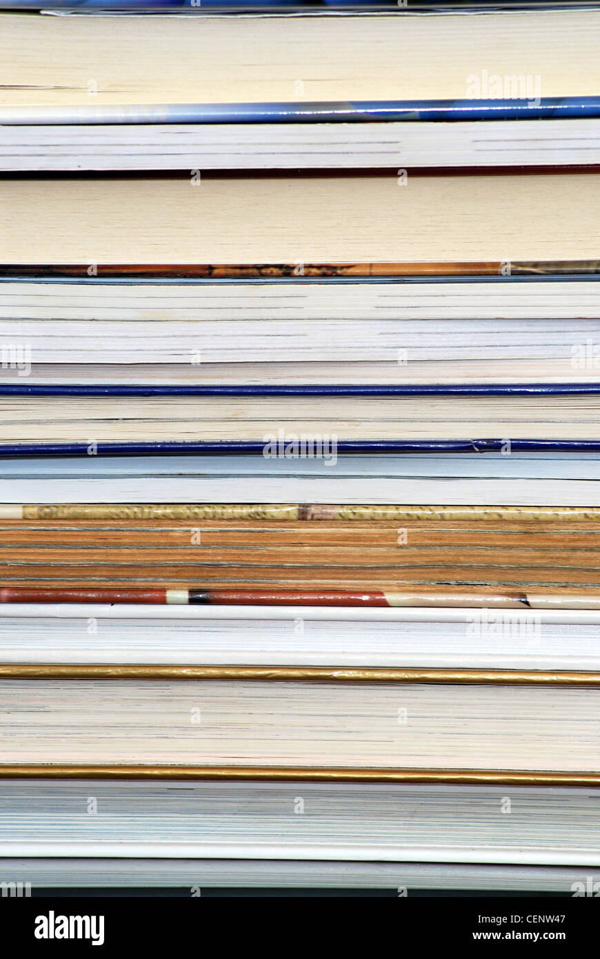 Lecture de roman pile pile Banque de photographies et d’images à haute ...