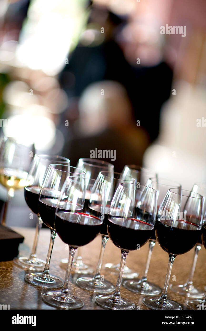Verres à vin rouge Banque de photographies et d’images à haute ...