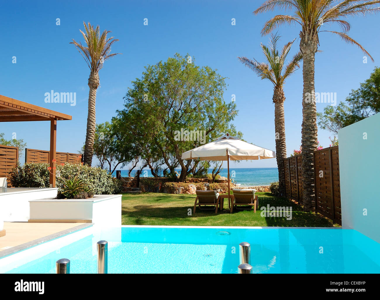 Piscine jacuzzi plage villa de luxe Banque de photographies et d’images ...