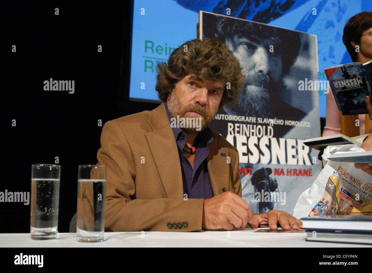 Reinhold messner everest Banque de photographies et d’images à haute ...