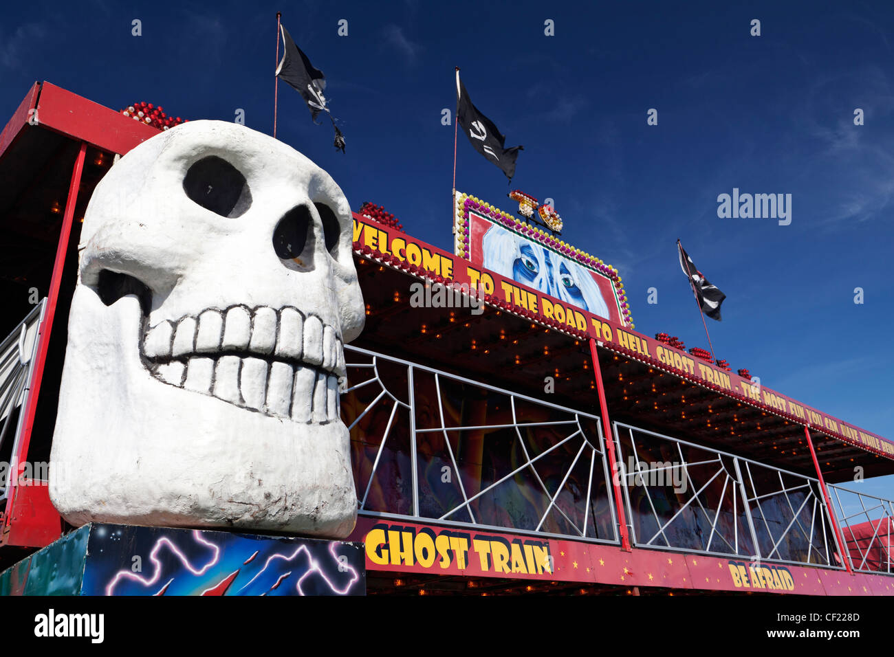 Ghost Train Ride Funfair Ride Banque d'image et photos - Alamy