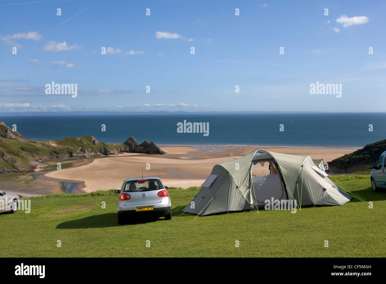 Three cliffs bay camping Banque de photographies et d’images à haute ...