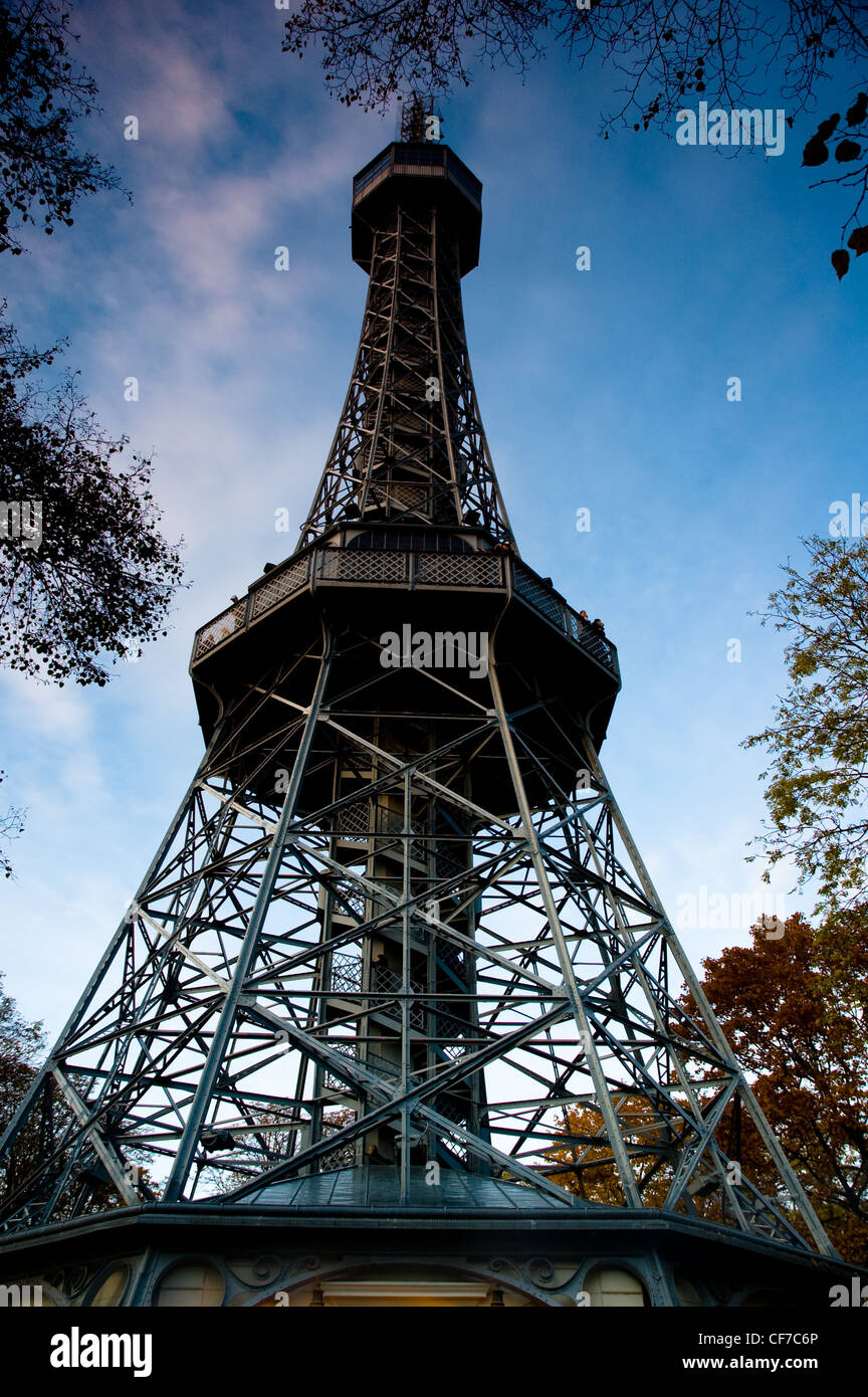 Tour d'observation de petrin Banque de photographies et d’images à ...