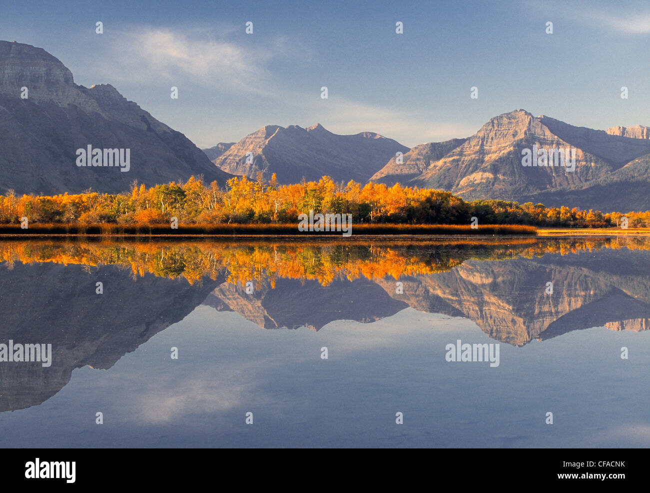 Lac maskinonge parc national des lacs waterton montagnes rocheuses ...
