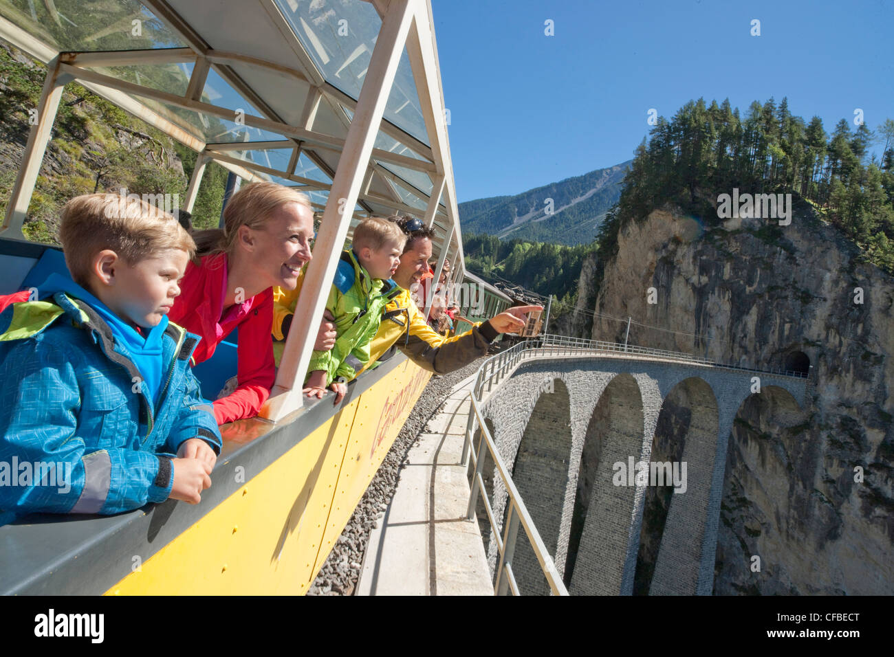 Section de viaduc routier Banque de photographies et d’images à haute ...