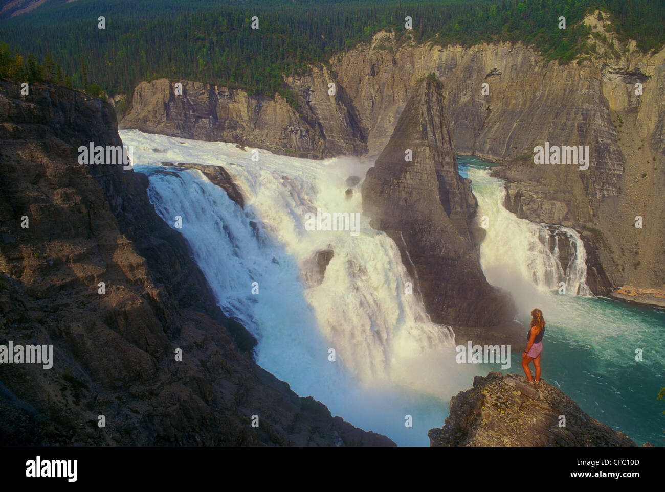 Virginia falls nahanni national park Banque de photographies et d ...