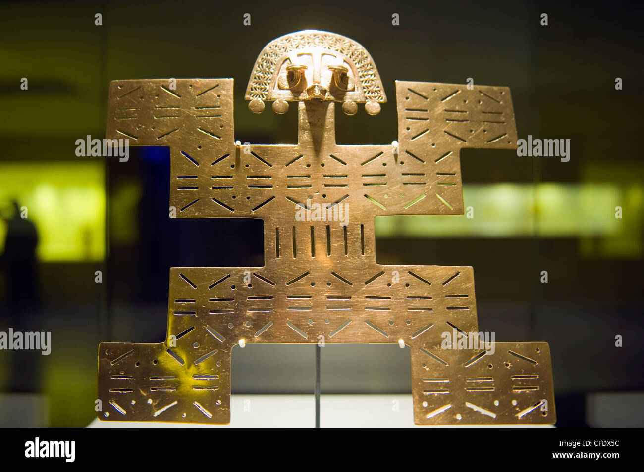 Sculpture d'or dans le Museo del Oro (musée de l'or), Bogota, en ...