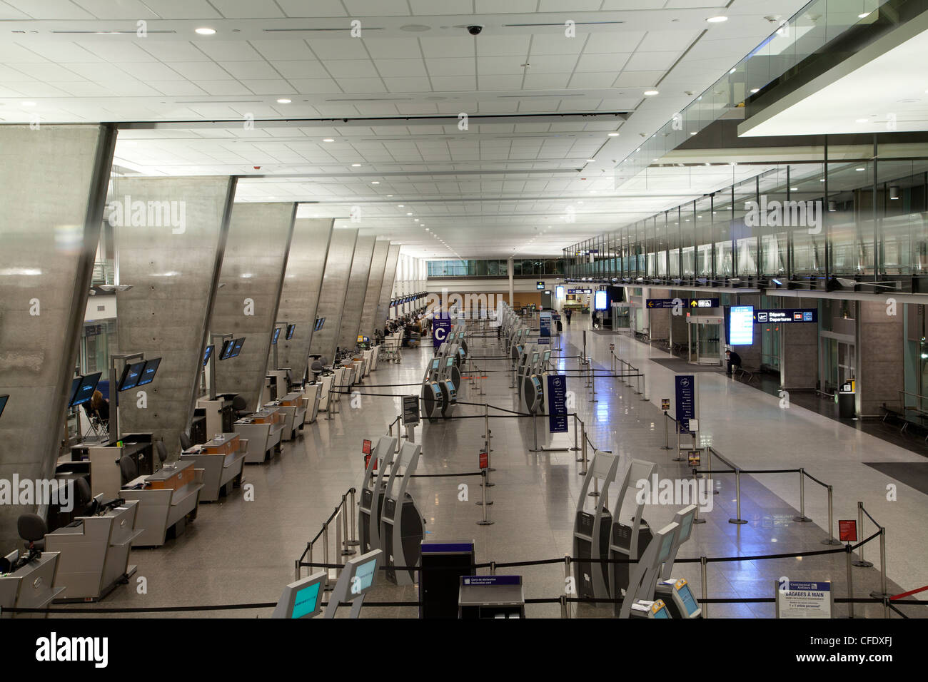 Montréal pierre elliott trudeau international airport Banque de photographies et d’images à ...