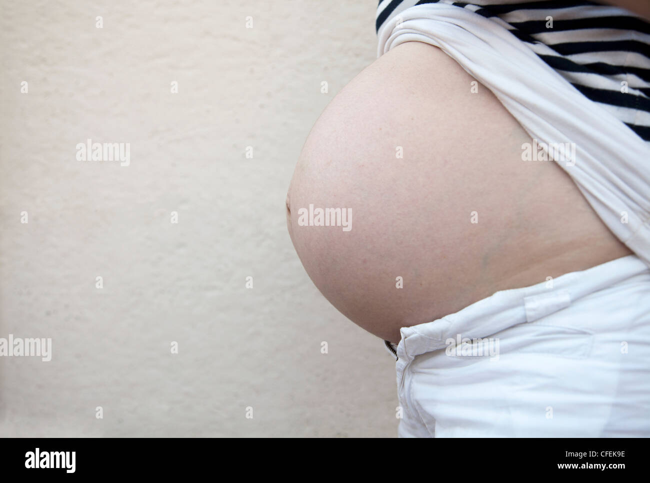 Pale belly Banque de photographies et d’images à haute résolution - Alamy