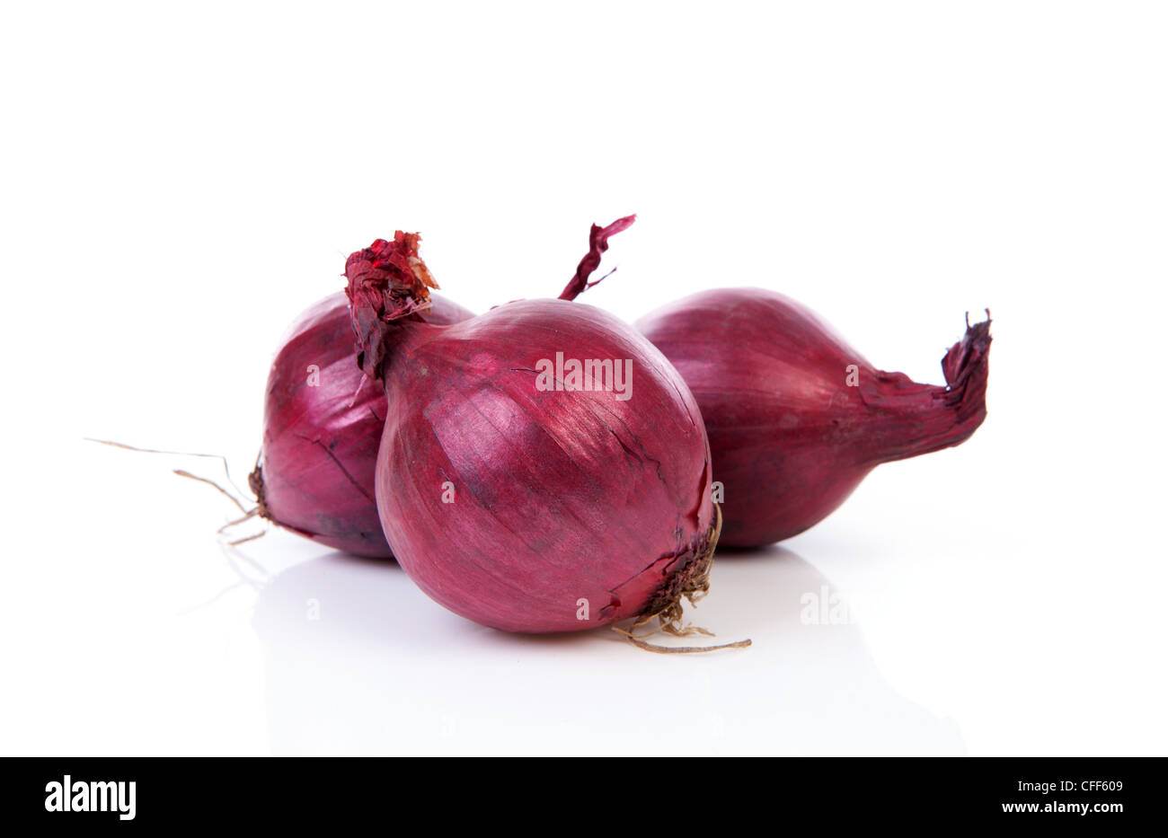 Trois oignons rouges Banque de photographies et d’images à haute ...