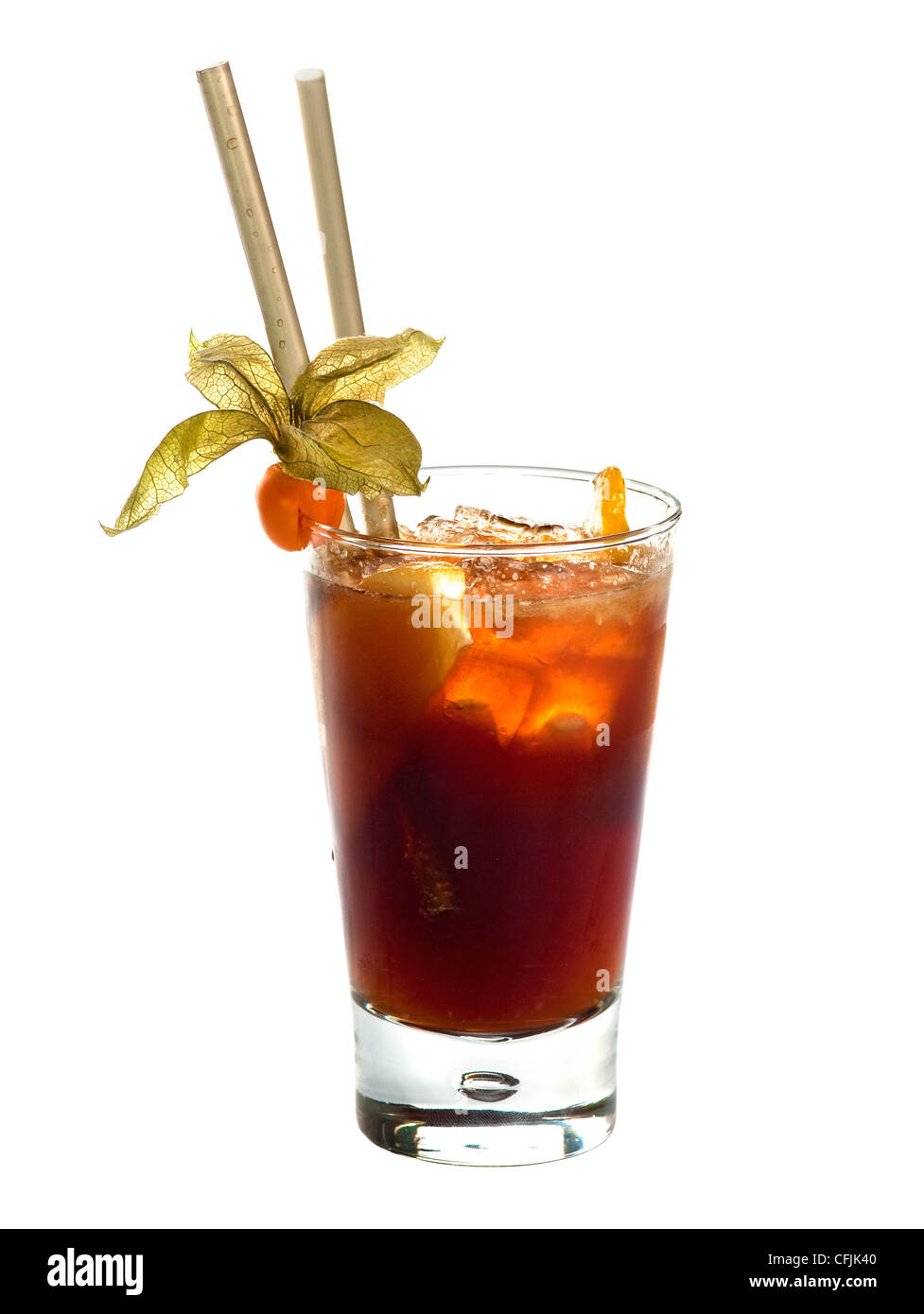Long Island Ice Tea cocktail verre isolé sur fond blanc Photo Stock - Alamy