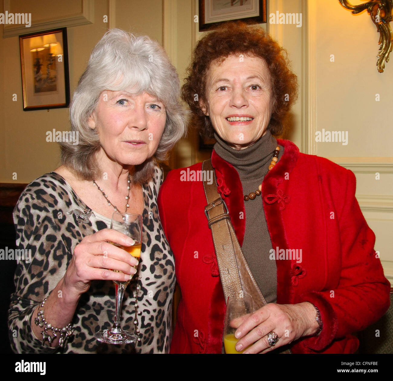 Elisabeth luard Banque de photographies et d’images à haute résolution - Alamy