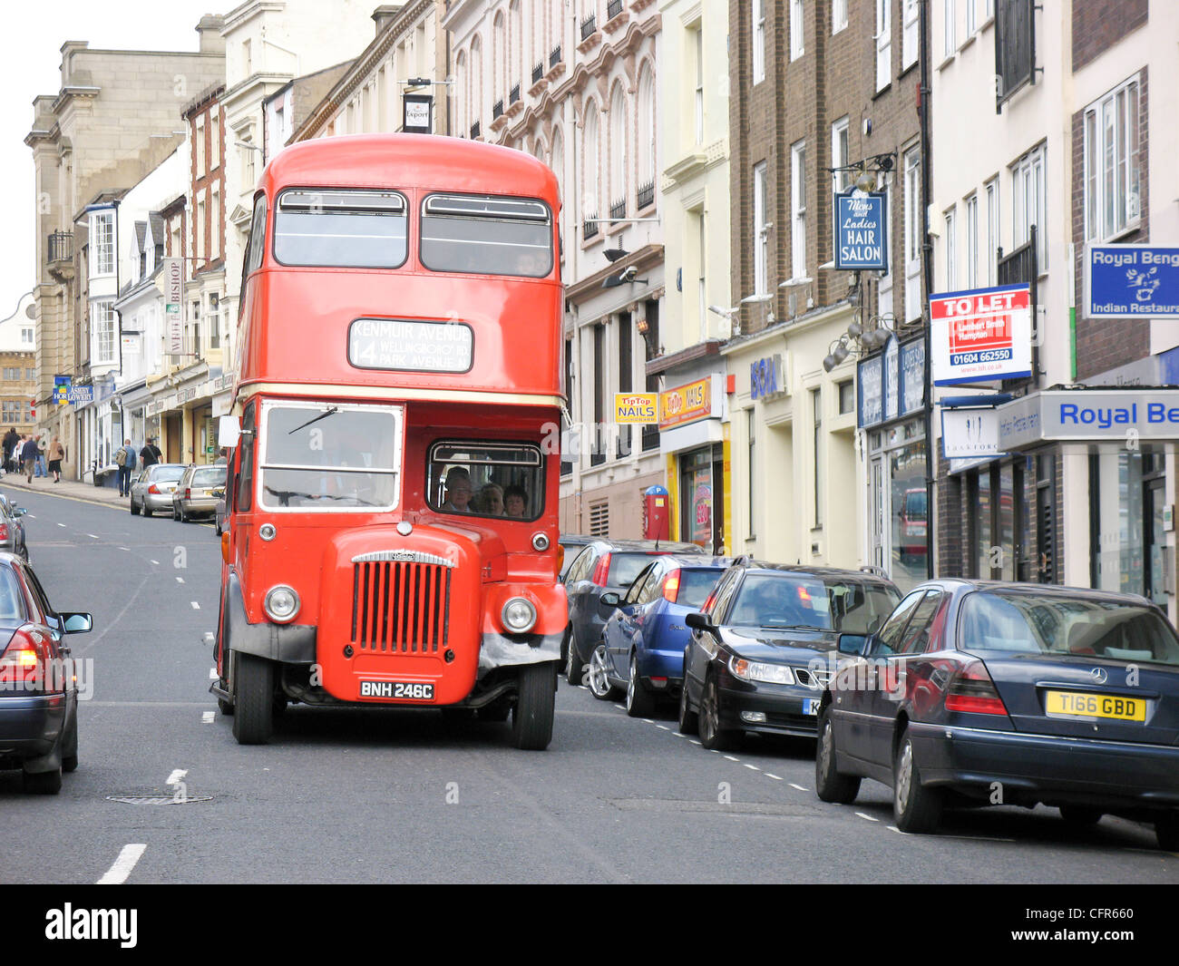 Vintage red double decker bus Banque de photographies et d’images à ...