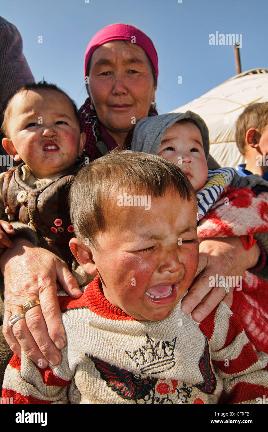Kazakh Kids Banque d'image et photos - Alamy
