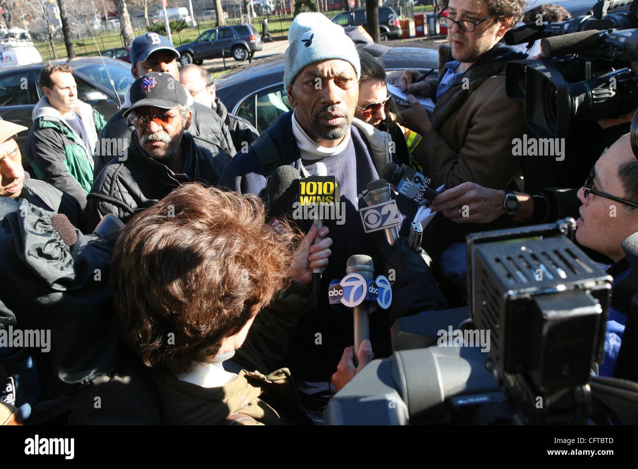 Wesley autrey and cameron hollopeter Banque de photographies et d ...