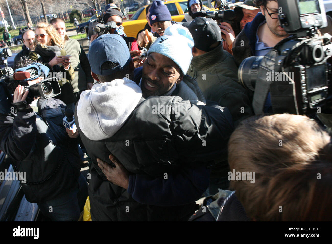 Wesley autrey and cameron hollopeter Banque de photographies et d ...