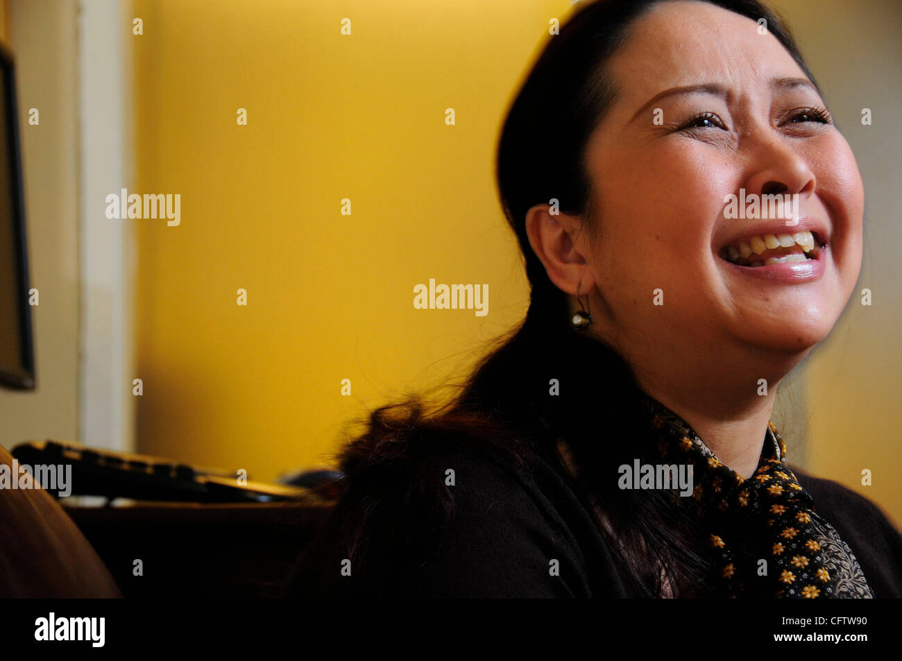 Jakarta, Indonésie ira le PRASP Maya parle au journaliste de le ...