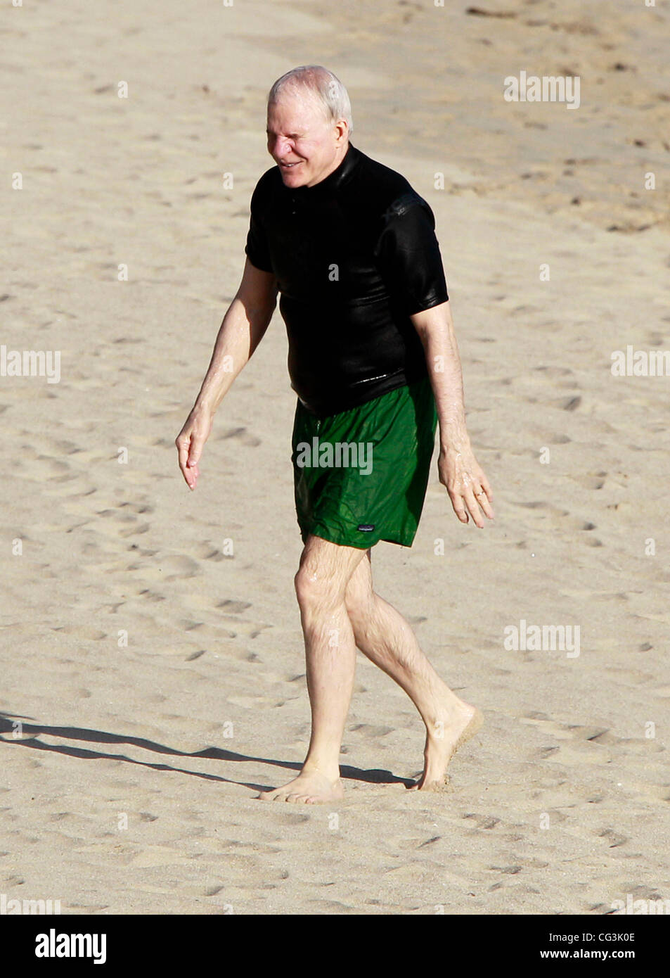 Steve Martin après la prise d'une baignade sur la plage de Saline St ...