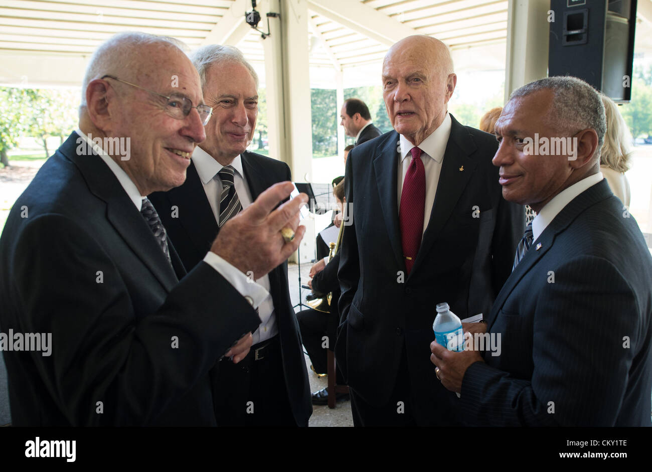 Dan goldin Banque de photographies et d’images à haute résolution - Alamy