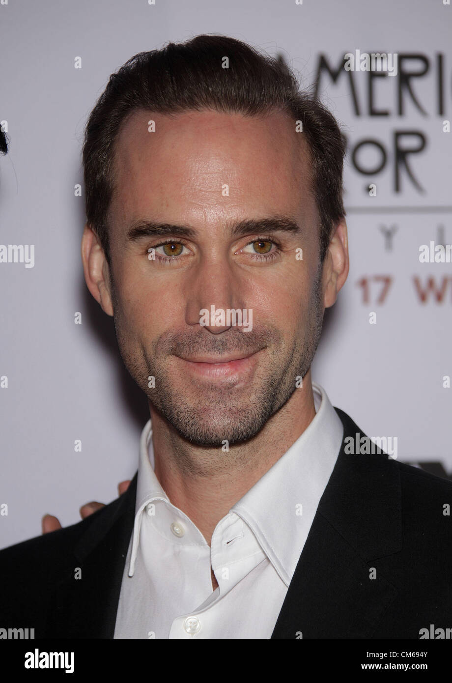 Joseph fiennes american horror story Banque de photographies et d ...